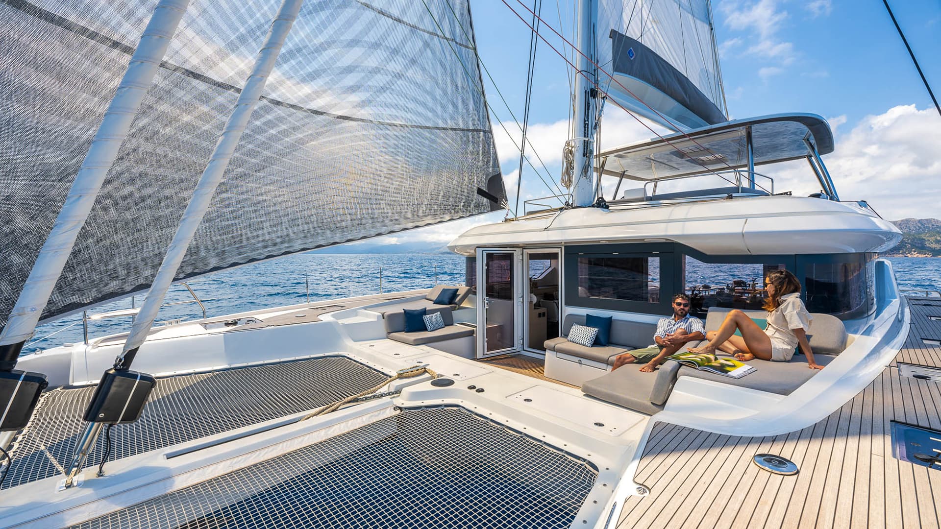 Configure your Lagoon 60 | Lagoon Catamarans